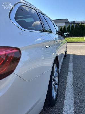 White BMW 530 2014 in Vilnius, with an engine capacity of 3.00 L and mileage of 218 thousand km for 14200 €, photo 12 on AUTOMOTO.COM.LV