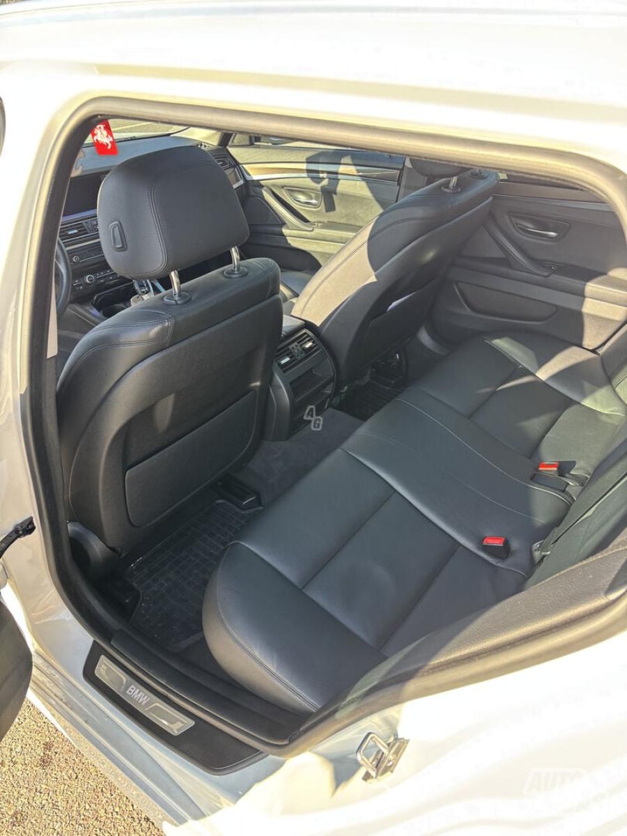 White BMW 530 2014 in Vilnius, with an engine capacity of 3.00 L and mileage of 218 thousand km for 14200 €, photo 19 on AUTOMOTO.COM.LV