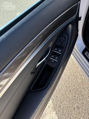 White BMW 530 2014 in Vilnius, with an engine capacity of 3.00 L and mileage of 218 thousand km for 14200 €, photo 24 on AUTOMOTO.COM.LV
