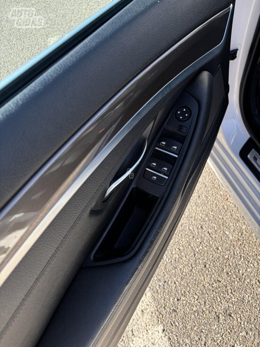 White BMW 530 2014 in Vilnius, with an engine capacity of 3.00 L and mileage of 218 thousand km for 14200 €, photo 24 on AUTOMOTO.COM.LV