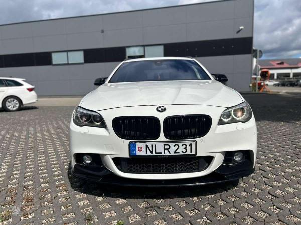 White BMW 530 2014 in Panevezys, with an engine capacity of 2.99 L and mileage of 277 thousand km for 11950 €, photo 5 on AUTOMOTO.COM.LV