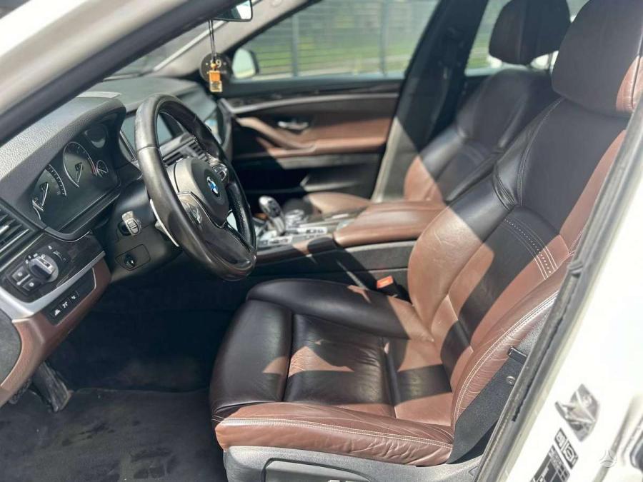 Balts BMW 530 2014 Panevēža, ar dzinēja tilpumu 2.99 L un nobraukumu 277 tūkst. km par 11950 €, foto 21 vietnē AUTOMOTO.COM.LV