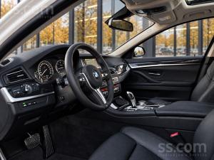Белый БМВ 530 2014 в Рига, объемом двигателя 3.00 л и пробегом 251 тыс. км за 12800 €, фото 24 на AUTOMOTO.COM.LV