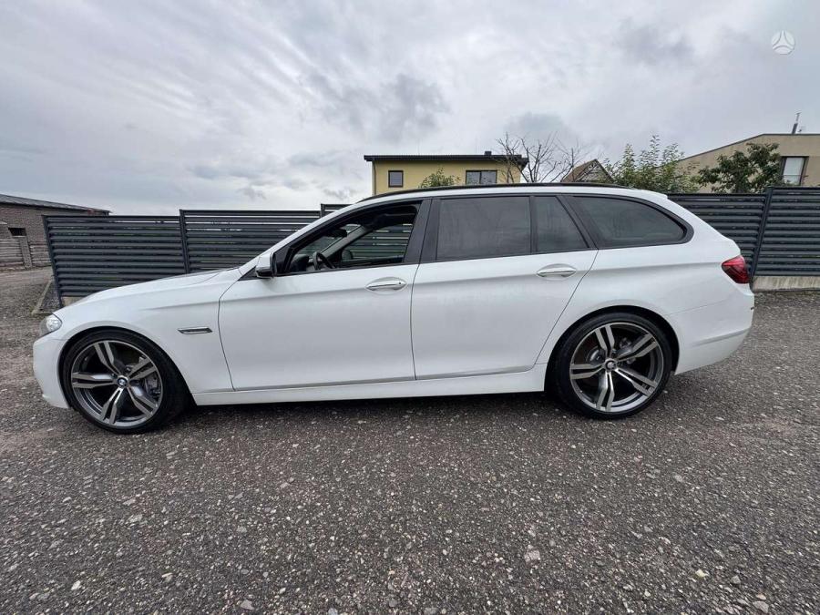 White BMW 530 2015 in Kaunas, with an engine capacity of 2.99 L and mileage of 369 thousand km for 6650 €, photo 6 on AUTOMOTO.COM.LV