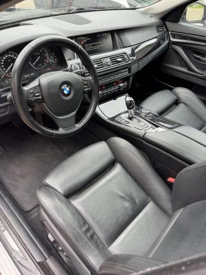 White BMW 530 2015 in Kaunas, with an engine capacity of 2.99 L and mileage of 369 thousand km for 6650 €, photo 14 on AUTOMOTO.COM.LV
