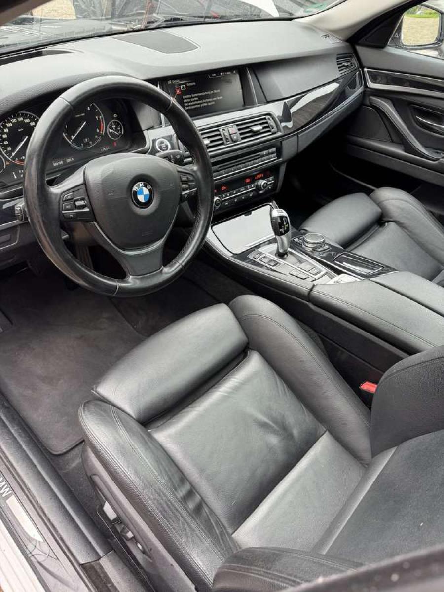 White BMW 530 2015 in Kaunas, with an engine capacity of 2.99 L and mileage of 369 thousand km for 6650 €, photo 14 on AUTOMOTO.COM.LV