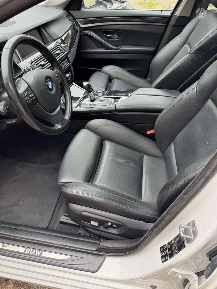 White BMW 530 2015 in Kaunas, with an engine capacity of 2.99 L and mileage of 369 thousand km for 6650 €, photo 16 on AUTOMOTO.COM.LV