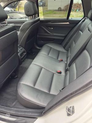 White BMW 530 2015 in Kaunas, with an engine capacity of 2.99 L and mileage of 369 thousand km for 6650 €, photo 17 on AUTOMOTO.COM.LV