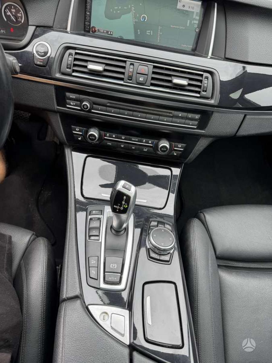 White BMW 530 2015 in Kaunas, with an engine capacity of 2.99 L and mileage of 369 thousand km for 6650 €, photo 34 on AUTOMOTO.COM.LV