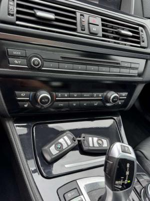 White BMW 530 2015 in Kaunas, with an engine capacity of 2.99 L and mileage of 369 thousand km for 6650 €, photo 35 on AUTOMOTO.COM.LV