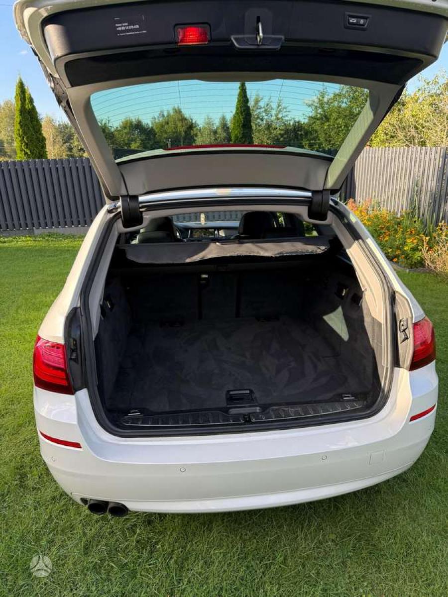 White BMW 530 2015 in Vilnius, with an engine capacity of 2.99 L and mileage of 269 thousand km for 10450 €, photo 6 on AUTOMOTO.COM.LV
