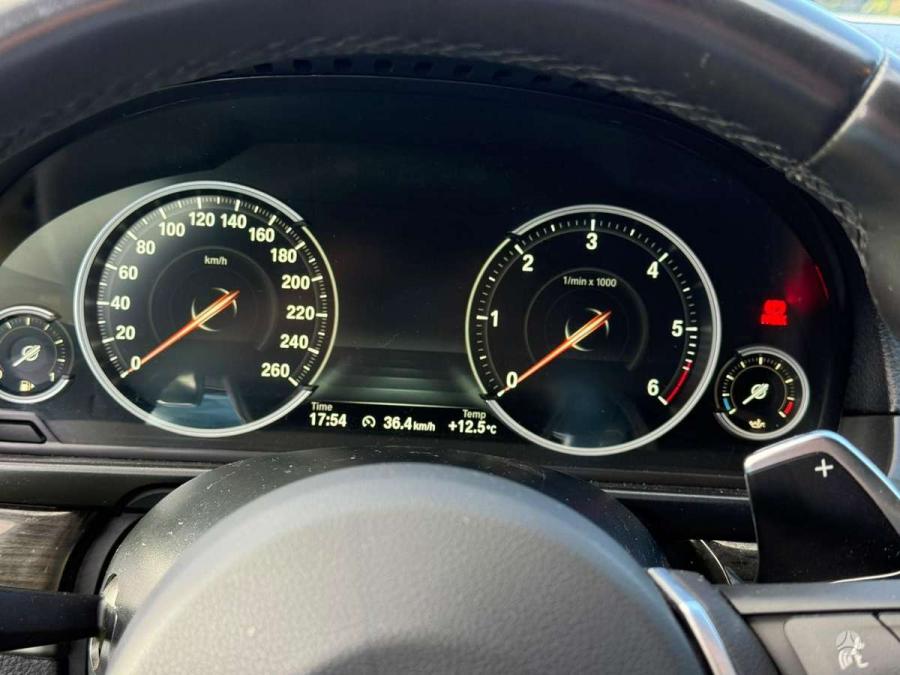 White BMW 530 2015 in Vilnius, with an engine capacity of 2.99 L and mileage of 269 thousand km for 10450 €, photo 11 on AUTOMOTO.COM.LV