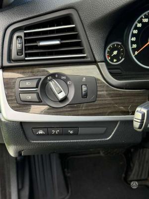 White BMW 530 2015 in Vilnius, with an engine capacity of 2.99 L and mileage of 269 thousand km for 10450 €, photo 13 on AUTOMOTO.COM.LV