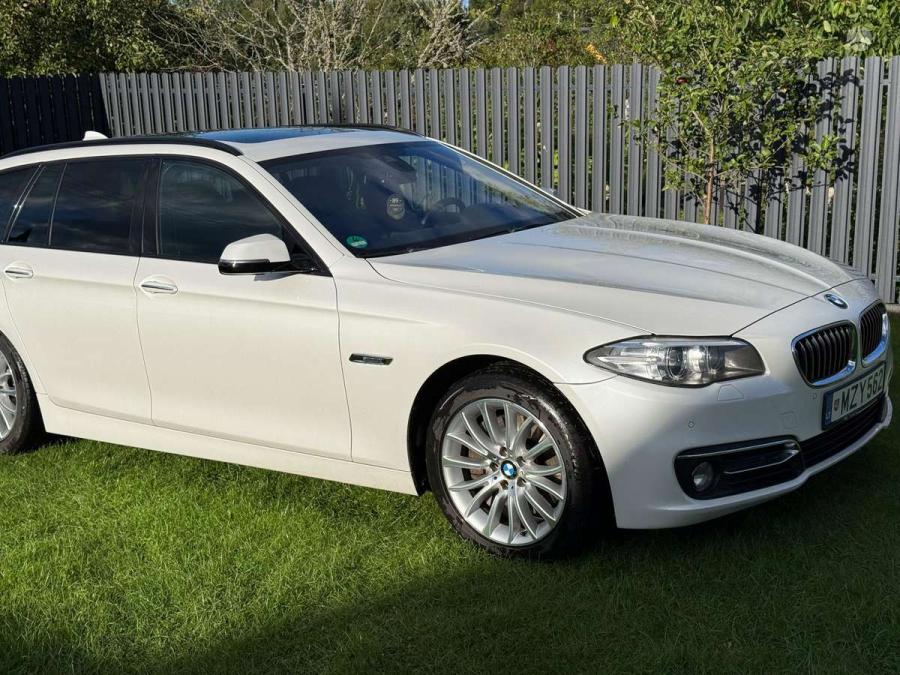 White BMW 530 2015 in Vilnius, with an engine capacity of 2.99 L and mileage of 269 thousand km for 10450 €, photo 14 on AUTOMOTO.COM.LV