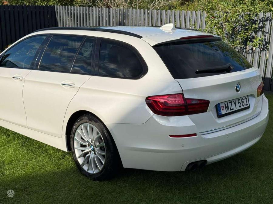 White BMW 530 2015 in Vilnius, with an engine capacity of 2.99 L and mileage of 269 thousand km for 10450 €, photo 25 on AUTOMOTO.COM.LV