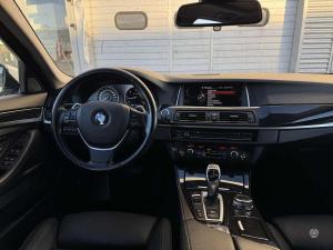 White BMW 530 2016 in Vilnius, with an engine capacity of 3.00 L and mileage of 258 thousand km for 13333 €, photo 12 on AUTOMOTO.COM.LV