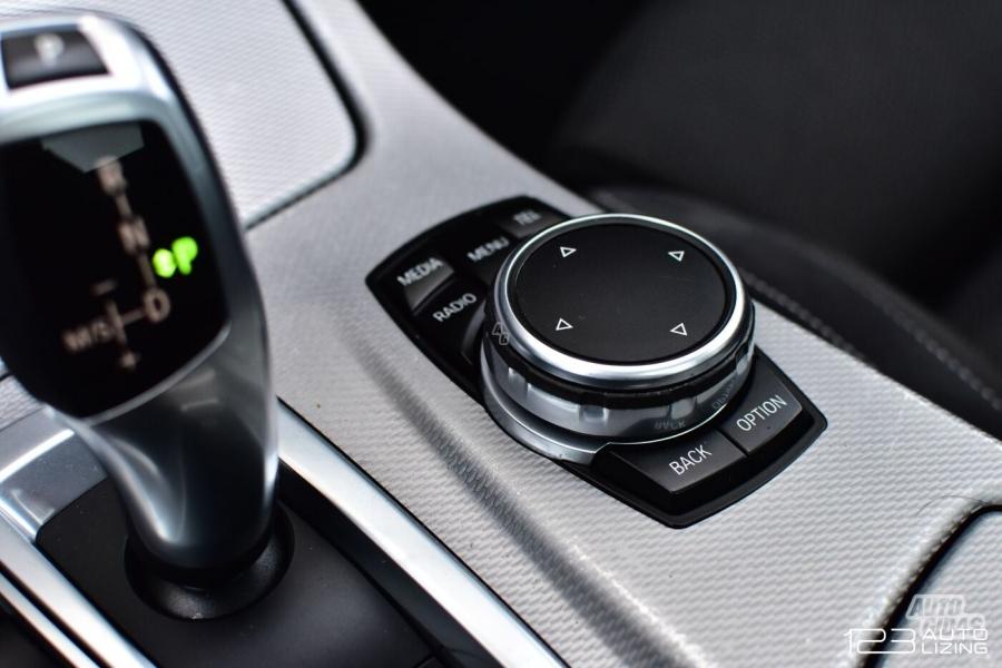 White BMW 530 2016 in Kretinga, with an engine capacity of 3.00 L and mileage of 262 thousand km for 12750 €, photo 17 on AUTOMOTO.COM.LV