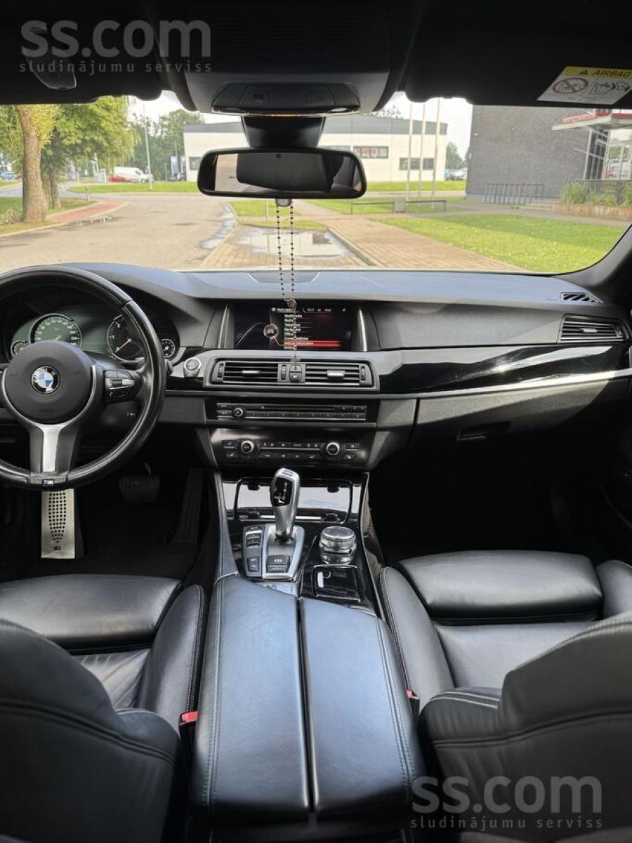 White BMW 530 2016 in Jelgava, with an engine capacity of 3.00 L and mileage of 331 thousand km for 15900 €, photo 6 on AUTOMOTO.COM.LV