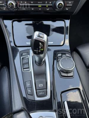 White BMW 530 2016 in Jelgava, with an engine capacity of 3.00 L and mileage of 331 thousand km for 15900 €, photo 10 on AUTOMOTO.COM.LV