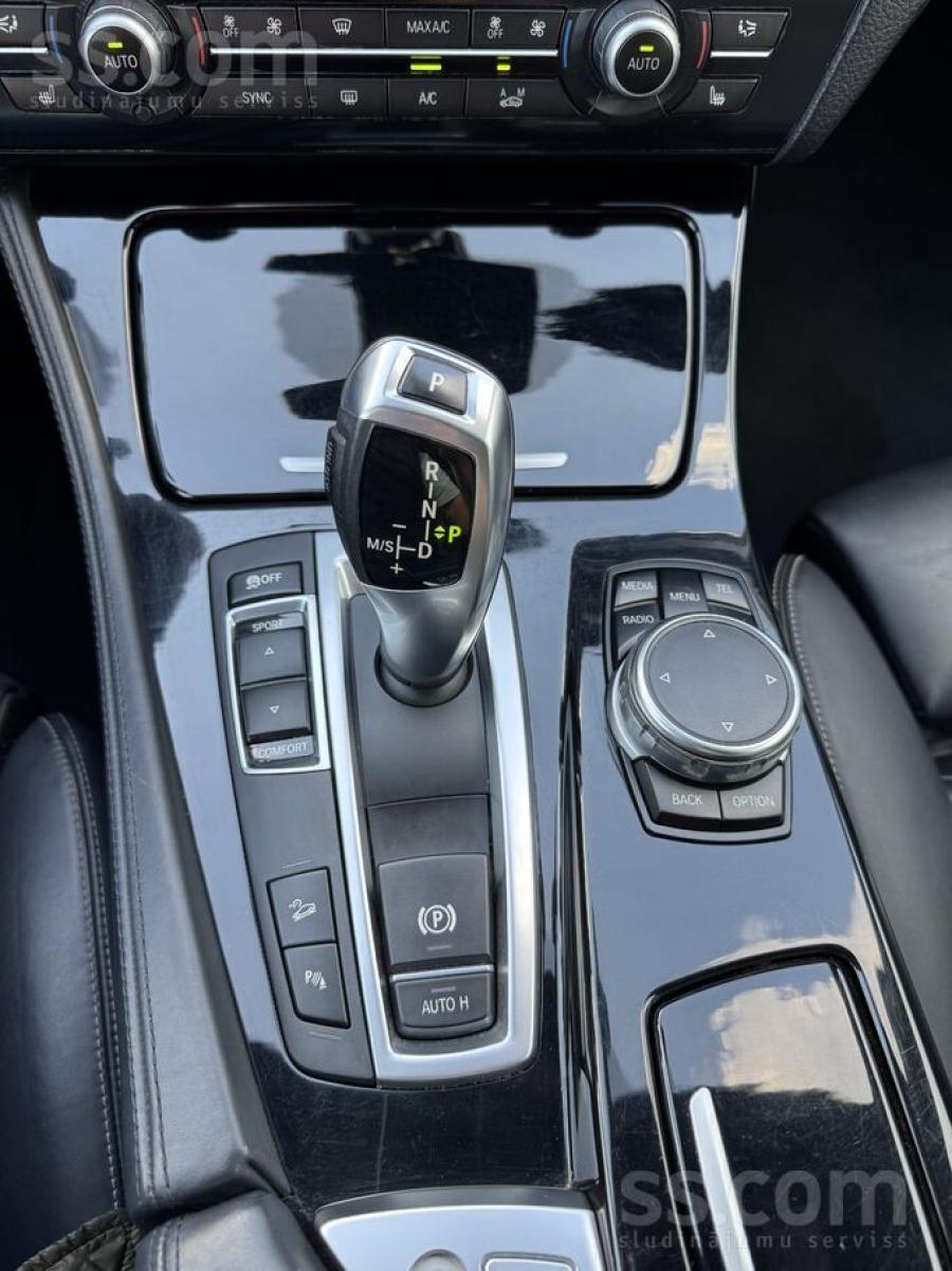 White BMW 530 2016 in Jelgava, with an engine capacity of 3.00 L and mileage of 331 thousand km for 15900 €, photo 10 on AUTOMOTO.COM.LV