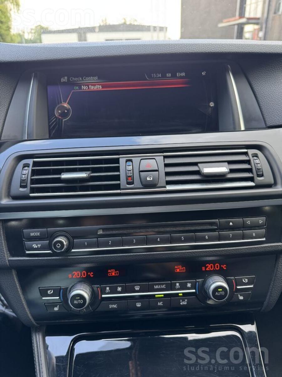 White BMW 530 2016 in Jelgava, with an engine capacity of 3.00 L and mileage of 331 thousand km for 15900 €, photo 12 on AUTOMOTO.COM.LV
