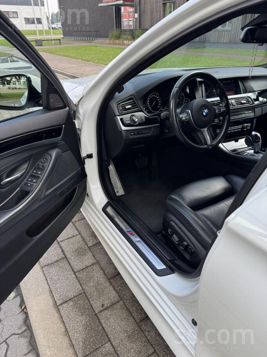 White BMW 530 2016 in Jelgava, with an engine capacity of 3.00 L and mileage of 331 thousand km for 15900 €, photo 16 on AUTOMOTO.COM.LV