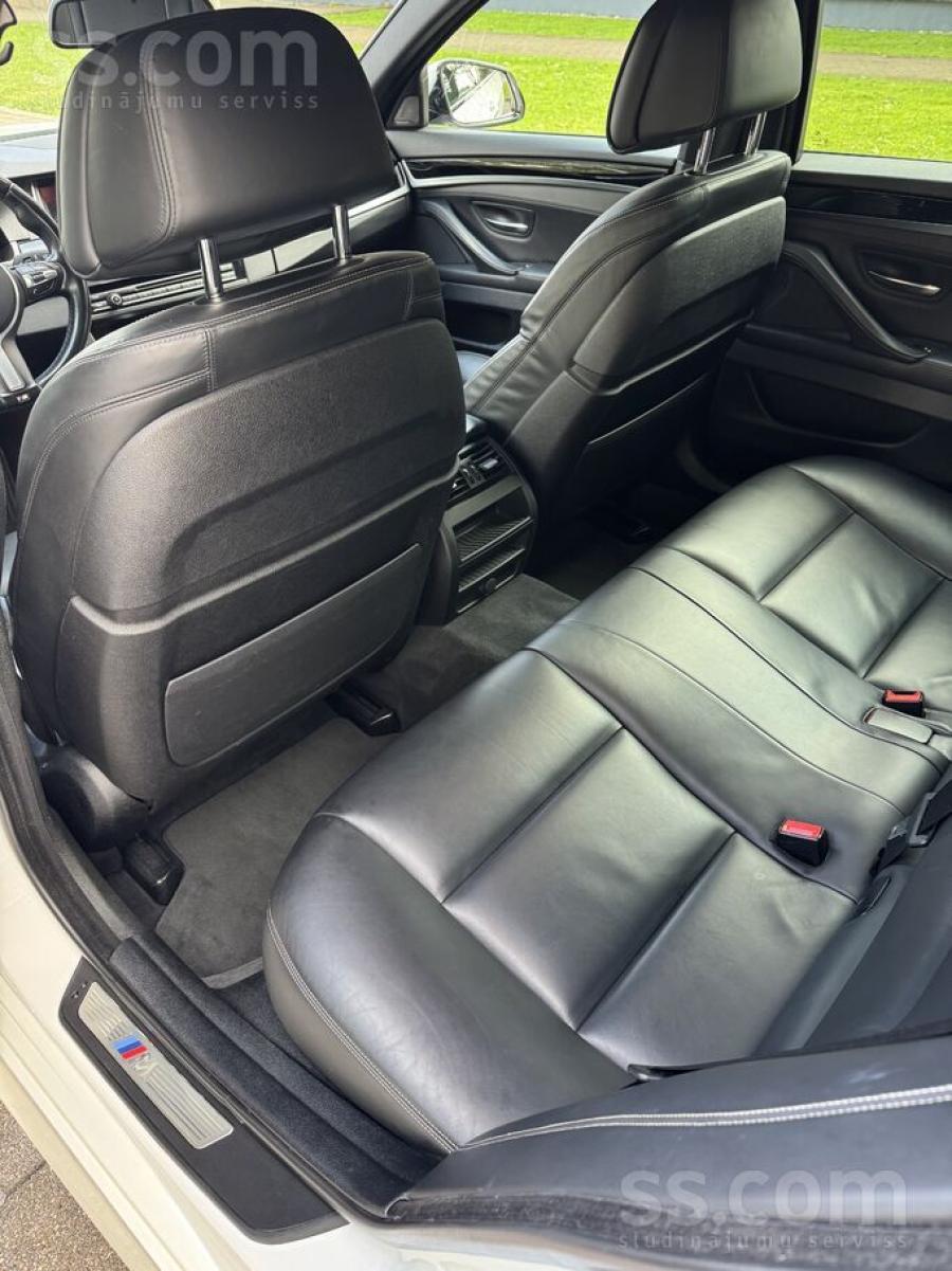 White BMW 530 2016 in Jelgava, with an engine capacity of 3.00 L and mileage of 331 thousand km for 15900 €, photo 17 on AUTOMOTO.COM.LV
