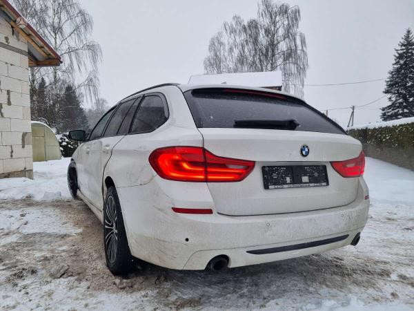 White BMW 530 2017 in Panevezys, with an engine capacity of 2.99 L and mileage of 202 thousand km for 11600 €, photo 5 on AUTOMOTO.COM.LV