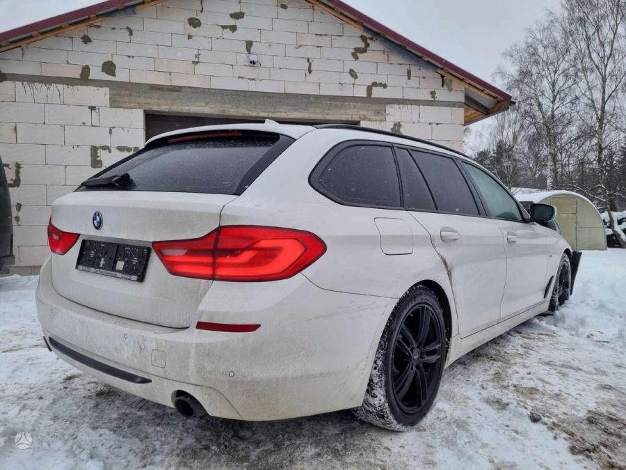 White BMW 530 2017 in Panevezys, with an engine capacity of 2.99 L and mileage of 202 thousand km for 11600 €, photo 6 on AUTOMOTO.COM.LV