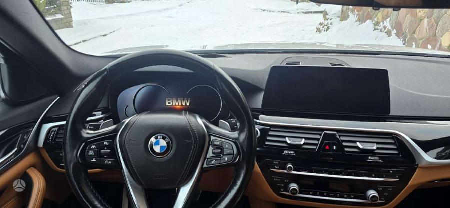 White BMW 530 2017 in Vilnius, with an engine capacity of 2.99 L and mileage of 343 thousand km for 17200 €, photo 8 on AUTOMOTO.COM.LV