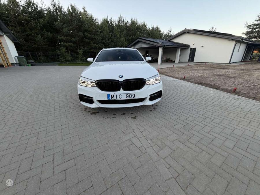 White BMW 530 2017 in Vilnius, with an engine capacity of 2.99 L and mileage of 350 thousand km for 19500 €, photo 4 on AUTOMOTO.COM.LV