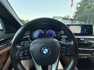 White BMW 530 2017 in Vilnius, with an engine capacity of 2.99 L and mileage of 350 thousand km for 19500 €, photo 14 on AUTOMOTO.COM.LV