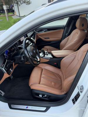 White BMW 530 2017 in Vilnius, with an engine capacity of 2.99 L and mileage of 350 thousand km for 19500 €, photo 15 on AUTOMOTO.COM.LV