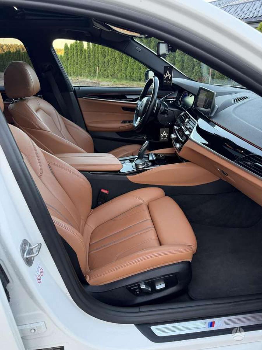 White BMW 530 2017 in Vilnius, with an engine capacity of 2.99 L and mileage of 350 thousand km for 19500 €, photo 19 on AUTOMOTO.COM.LV