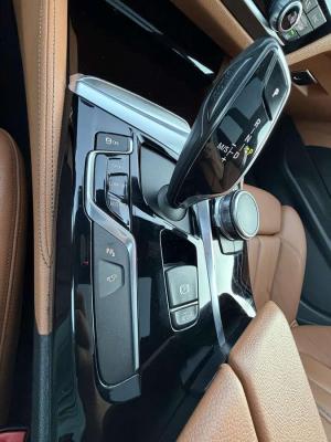 White BMW 530 2017 in Vilnius, with an engine capacity of 2.99 L and mileage of 350 thousand km for 19500 €, photo 20 on AUTOMOTO.COM.LV