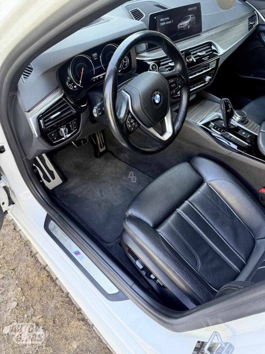 Balts BMW 530 2018 Šauļi, ar dzinēja tilpumu 3.00 L un nobraukumu 285 tūkst. km par 18599 €, foto 9 vietnē AUTOMOTO.COM.LV