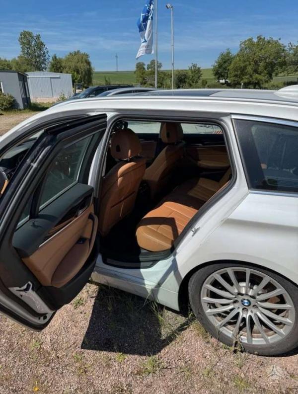 Белый БМВ 530 2018 в Шакяй, объемом двигателя 2.99 л и пробегом 262 тыс. км за 12600 €, фото 6 на AUTOMOTO.COM.LV