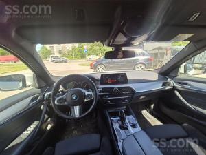 Balts BMW 530 2018 Rīga, ar dzinēja tilpumu 3.00 L un nobraukumu 256 tūkst. km par 19990 €, foto 10 vietnē AUTOMOTO.COM.LV