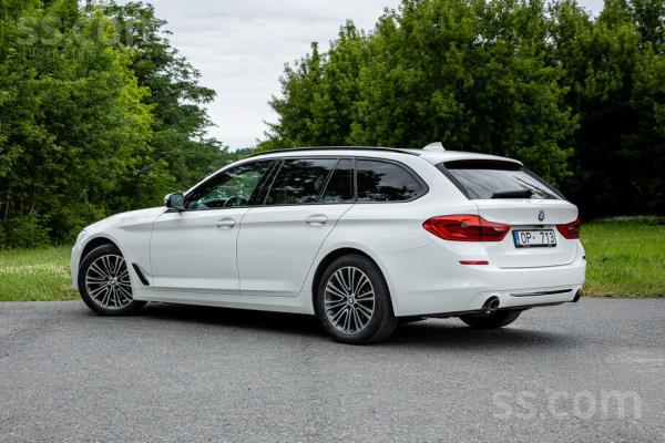 White BMW 530 2018 in Riga, with an engine capacity of 3.00 L and mileage of 164 thousand km for 20200 €, photo 3 on AUTOMOTO.COM.LV