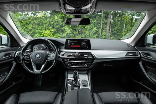 White BMW 530 2018 in Riga, with an engine capacity of 3.00 L and mileage of 164 thousand km for 20200 €, photo 8 on AUTOMOTO.COM.LV
