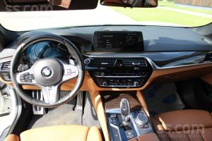White BMW 530 2018 in Jelgava, with an engine capacity of 3.00 L and mileage of 279 thousand km for 19500 €, photo 18 on AUTOMOTO.COM.LV