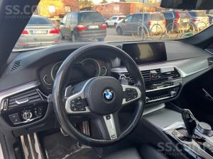 White BMW 530 2019 in Liepaja, with an engine capacity of 3.00 L and mileage of 162 thousand km for 26500 €, photo 9 on AUTOMOTO.COM.LV