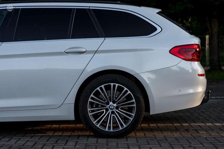 Balts BMW 530 2019 Viļņa, ar dzinēja tilpumu 2.99 L un nobraukumu 240 tūkst. km par 17600 €, foto 7 vietnē AUTOMOTO.COM.LV