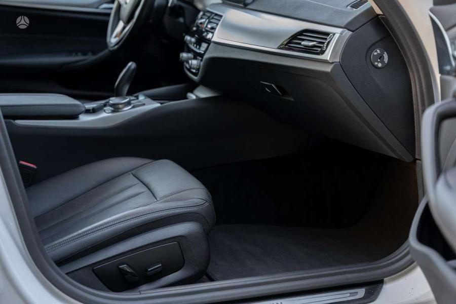 Balts BMW 530 2019 Viļņa, ar dzinēja tilpumu 2.99 L un nobraukumu 240 tūkst. km par 17600 €, foto 41 vietnē AUTOMOTO.COM.LV