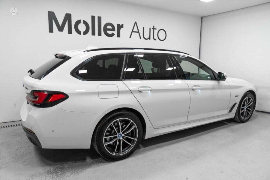 Balts BMW 530 2021 Viļņa, ar dzinēja tilpumu 2.00 L un nobraukumu 93 tūkst. km par 31900 €, foto 3 vietnē AUTOMOTO.COM.LV
