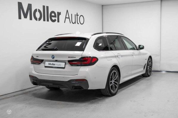 Balts BMW 530 2021 Viļņa, ar dzinēja tilpumu 2.00 L un nobraukumu 93 tūkst. km par 31900 €, foto 4 vietnē AUTOMOTO.COM.LV