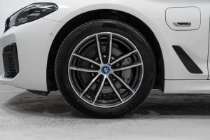 Balts BMW 530 2021 Viļņa, ar dzinēja tilpumu 2.00 L un nobraukumu 93 tūkst. km par 31900 €, foto 26 vietnē AUTOMOTO.COM.LV