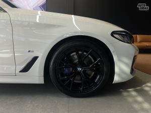 White BMW 530 2021 in Klaipeda, with an engine capacity of 3.00 L and mileage of 180 thousand km for 31881 €, photo 8 on AUTOMOTO.COM.LV