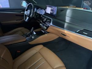 White BMW 530 2021 in Klaipeda, with an engine capacity of 3.00 L and mileage of 180 thousand km for 31881 €, photo 14 on AUTOMOTO.COM.LV