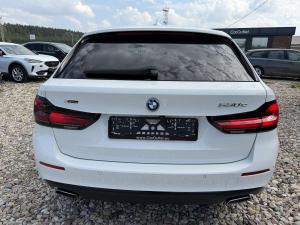 White BMW 530 2021 in Vilnius, with an engine capacity of 2.00 L and mileage of 176 thousand km for 21296 €, photo 6 on AUTOMOTO.COM.LV